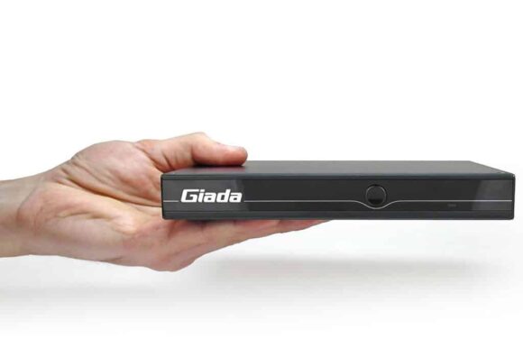 Giada DM8: High End Digital-Signage-Player | Professional System