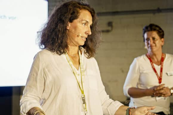 Für mehr Frauenpower in der AV-Branche: Das AVIXA Women’s Council ...