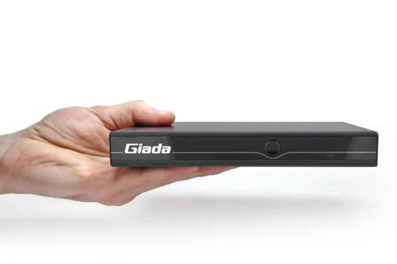 Booksize-PC von Giada bespielt bis zu vier 4K-Displays | Professional System